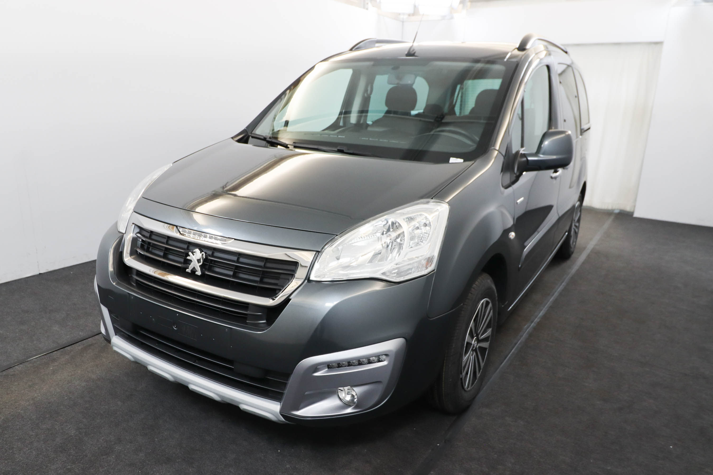Peugeot Partner Tepee 2plc d’occasion reconditionnée - 1.2 puretech ...