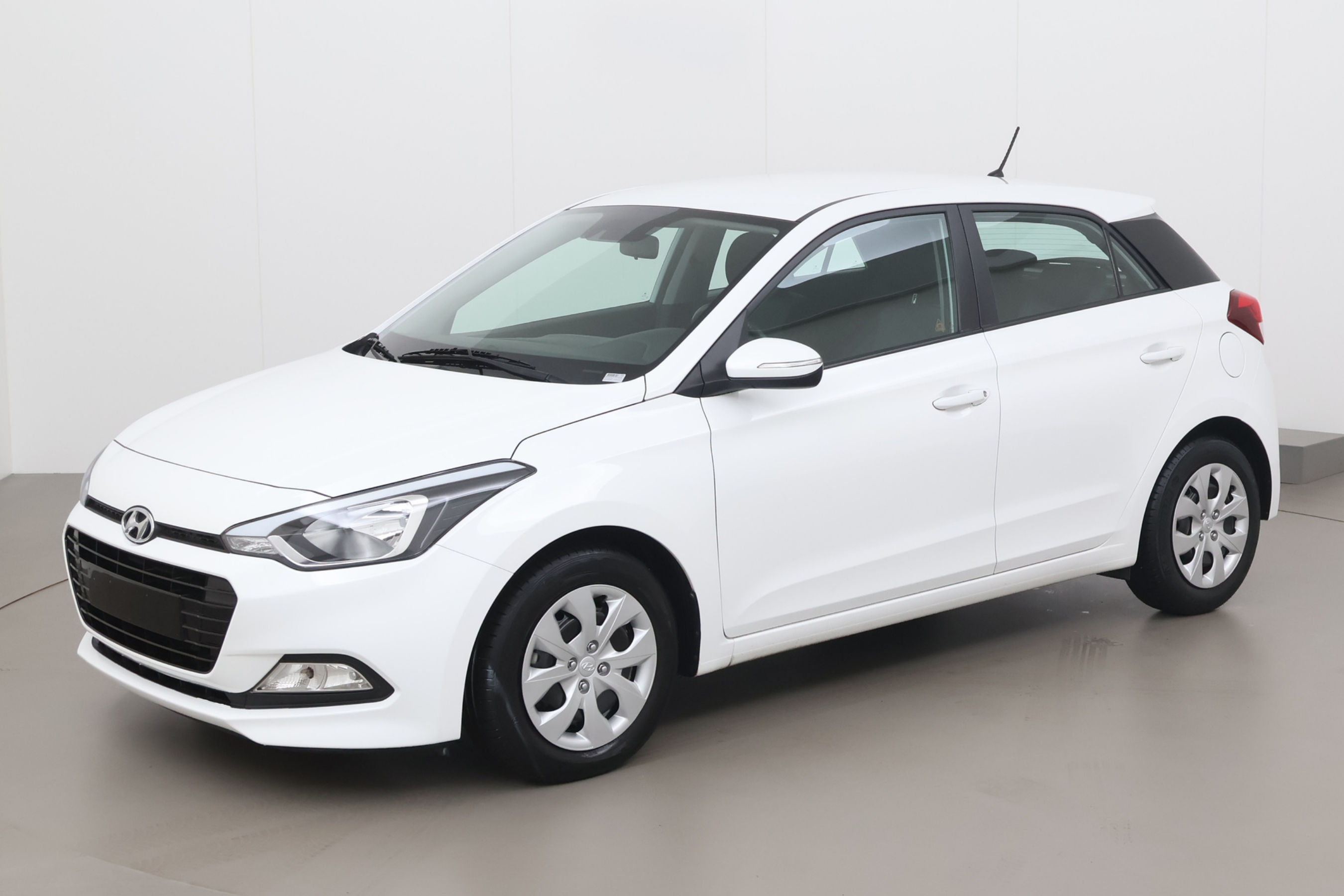 Hyundai i20 d’occasion reconditionnée - t-gdi life+ 100 isg - 5 portes ...