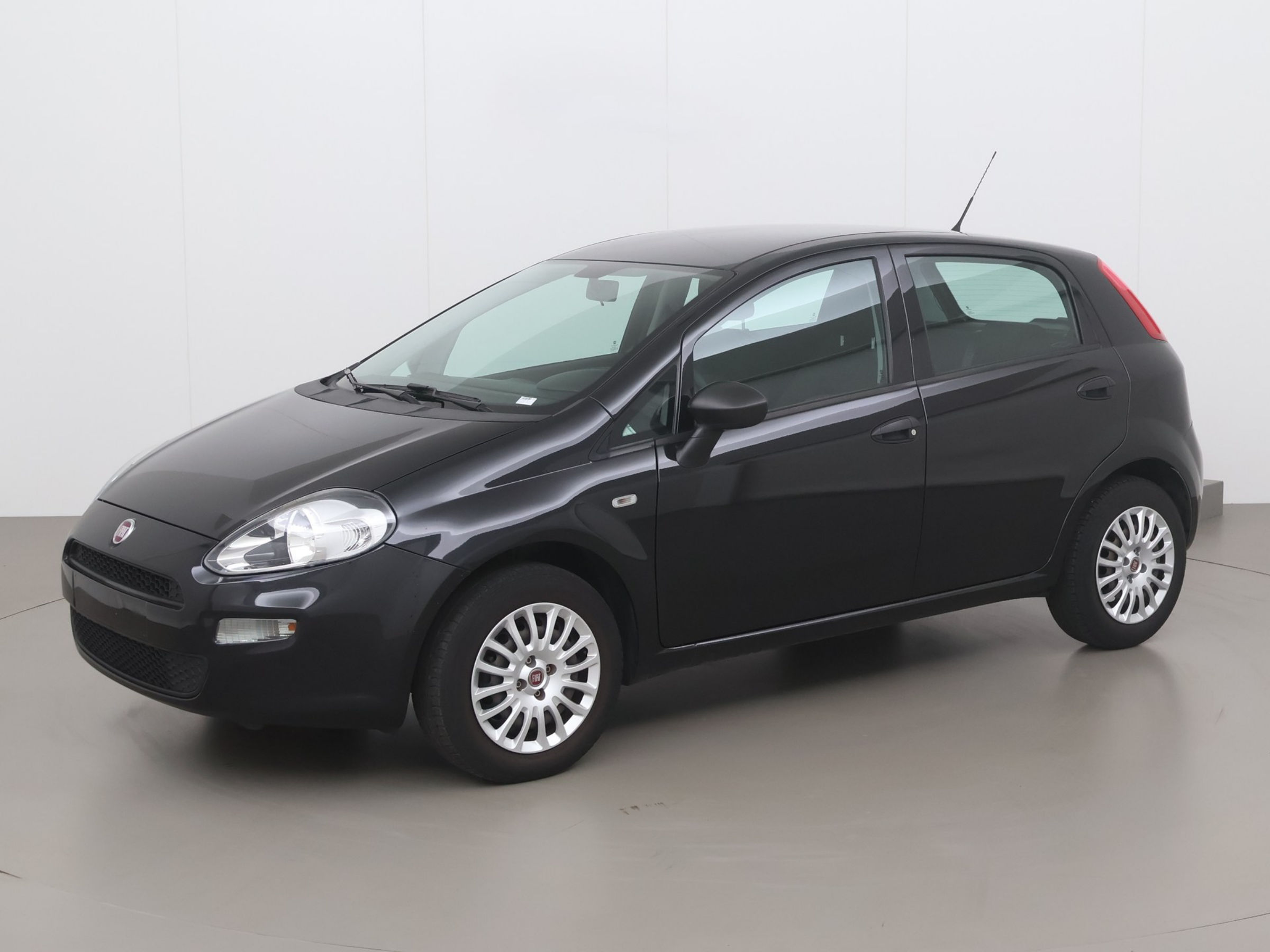 Fiat Punto d’occasion reconditionnée - easy 69 - 5 portes - Essence ...