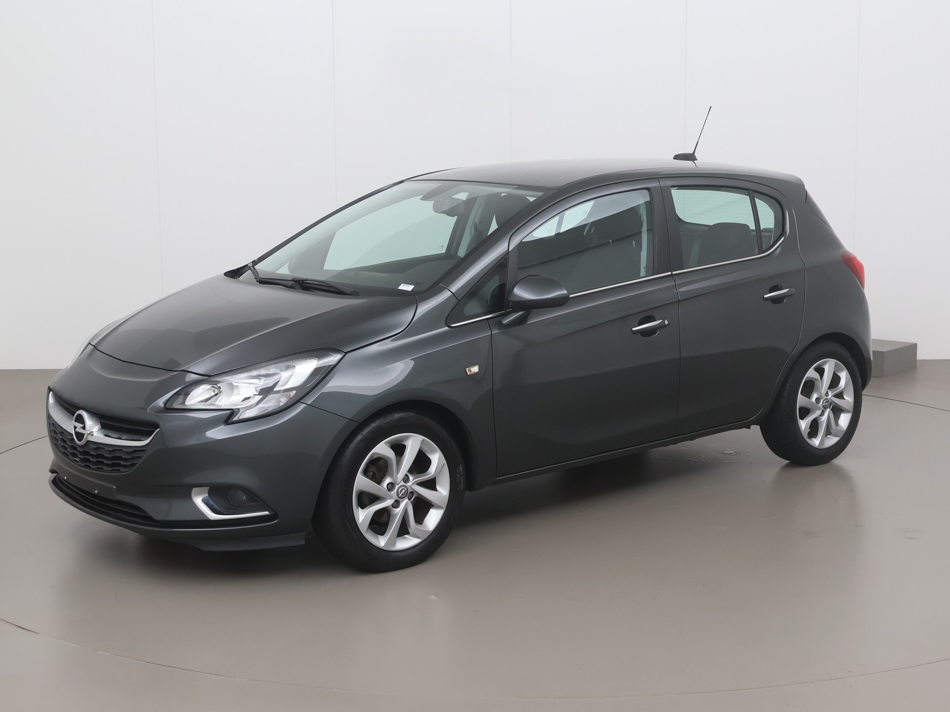 Opel Corsa d’occasion reconditionnée - 1.4i cosmo 90 AT - 5 portes ...