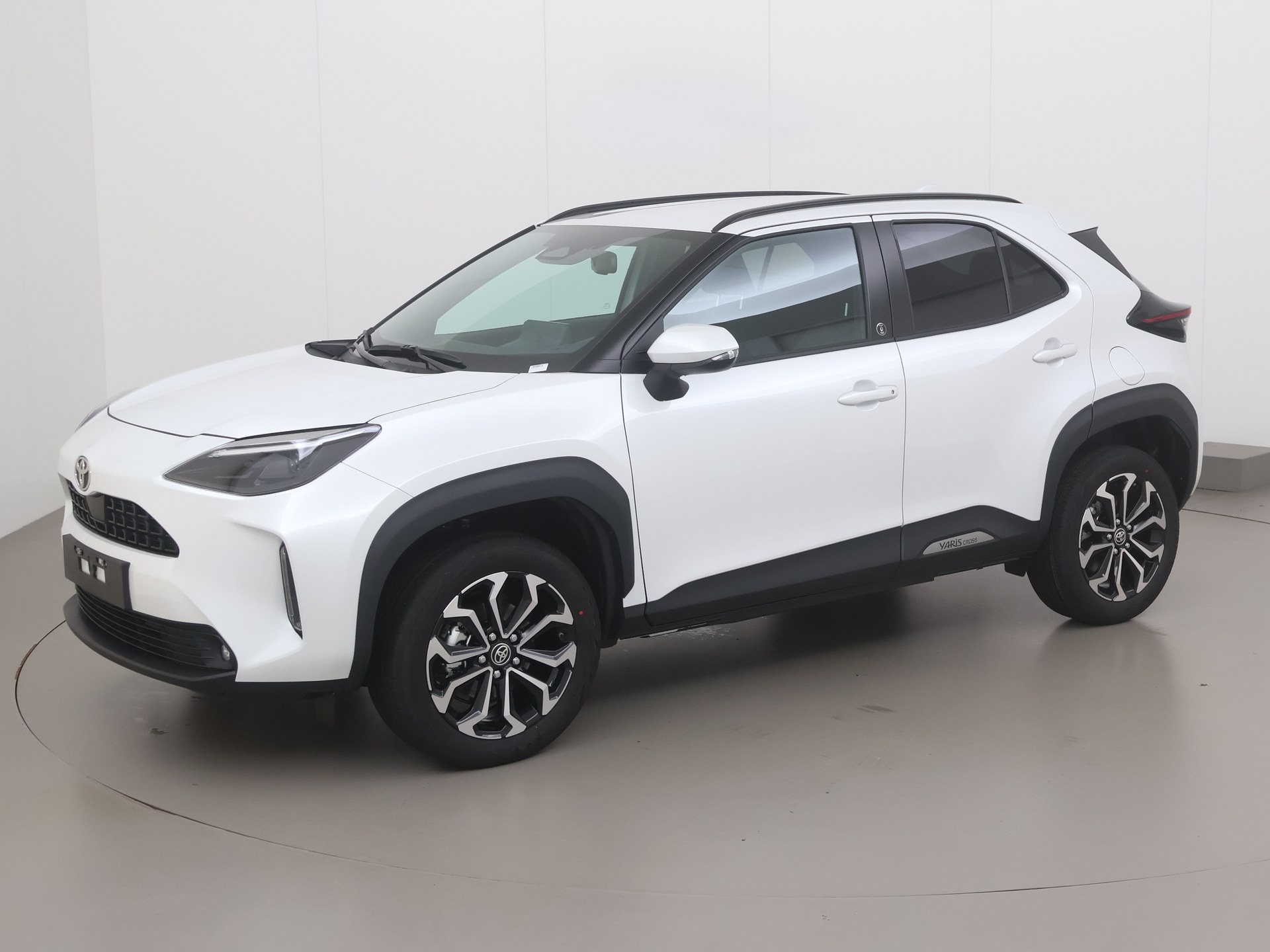 Nieuwe Toyota Yaris Cross - vvt-i dynamic plus 92 AT - 5-deurs - Full ...