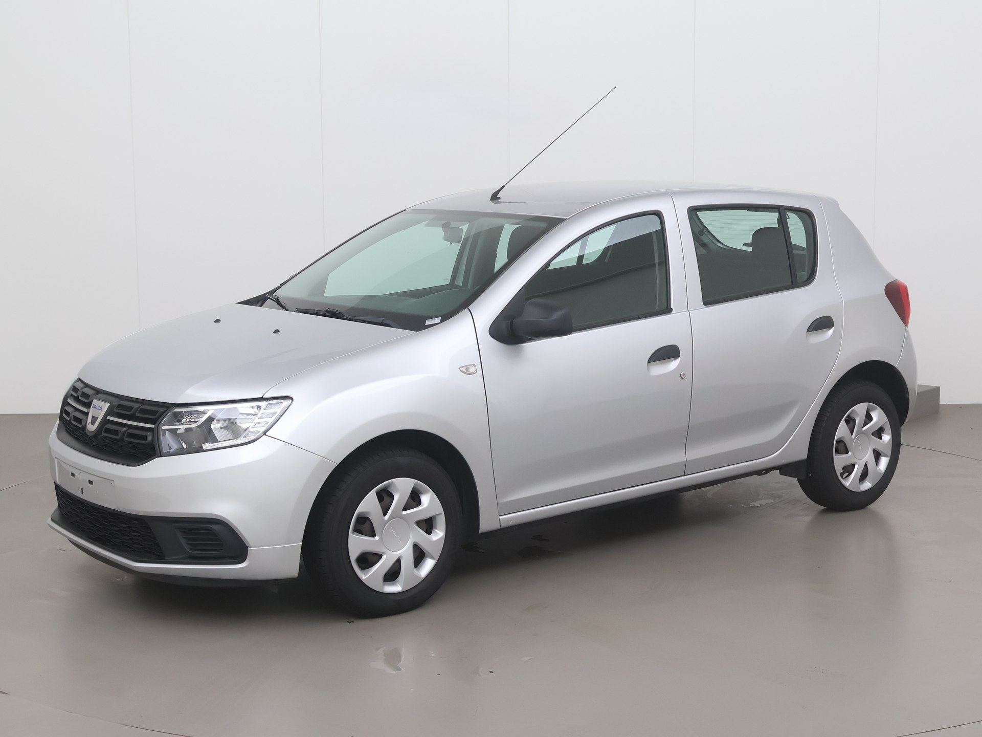 Tweedehands Dacia Sandero - sandero 1.0i sce ambiance 73 - 5-deurs ...