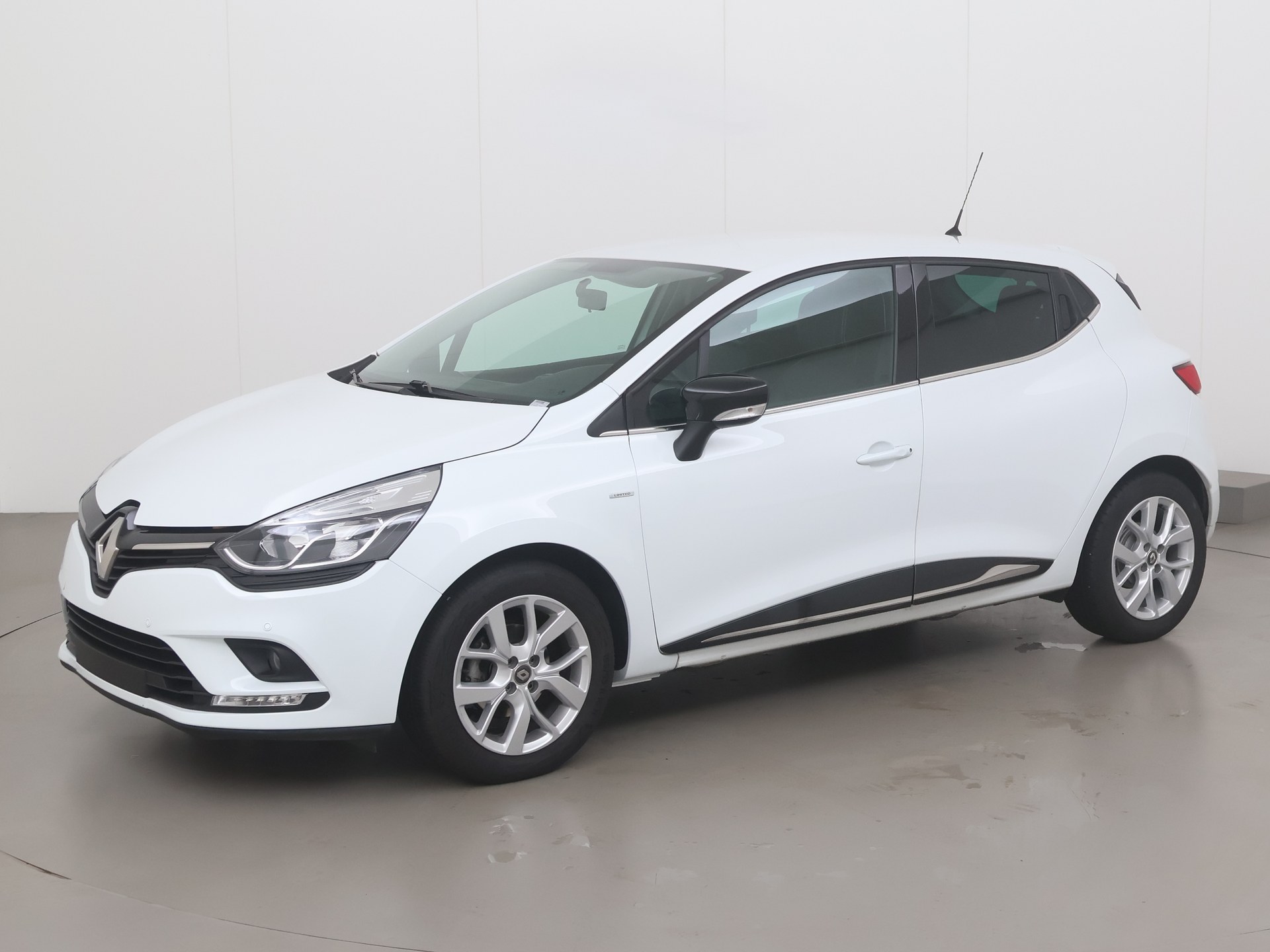 Tweedehands Renault Clio IV - limited#2 76 - 5-deurs - Benzine - 285586 ...