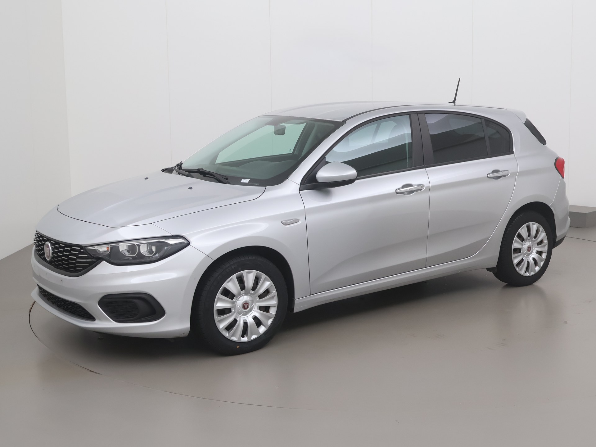 Fiat Tipo Hatchback d’occasion reconditionnée - tipo 1.3 multijet easy ...