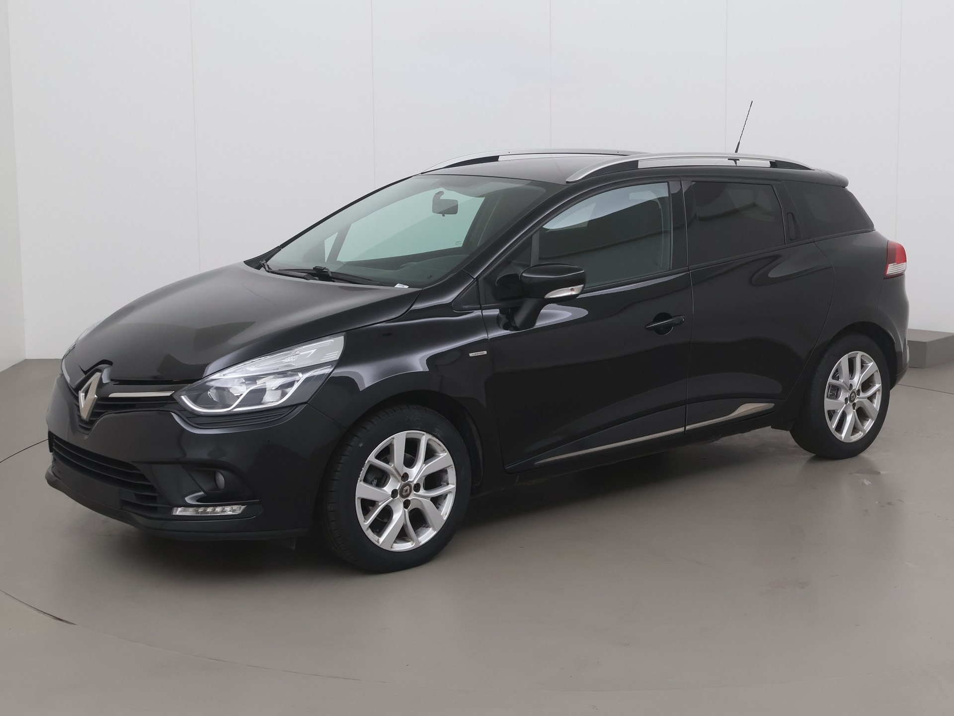 Tweedehands Renault Clio Sw Iv Phase Ii - clio 0.9 tce limited#2 (eu6c ...