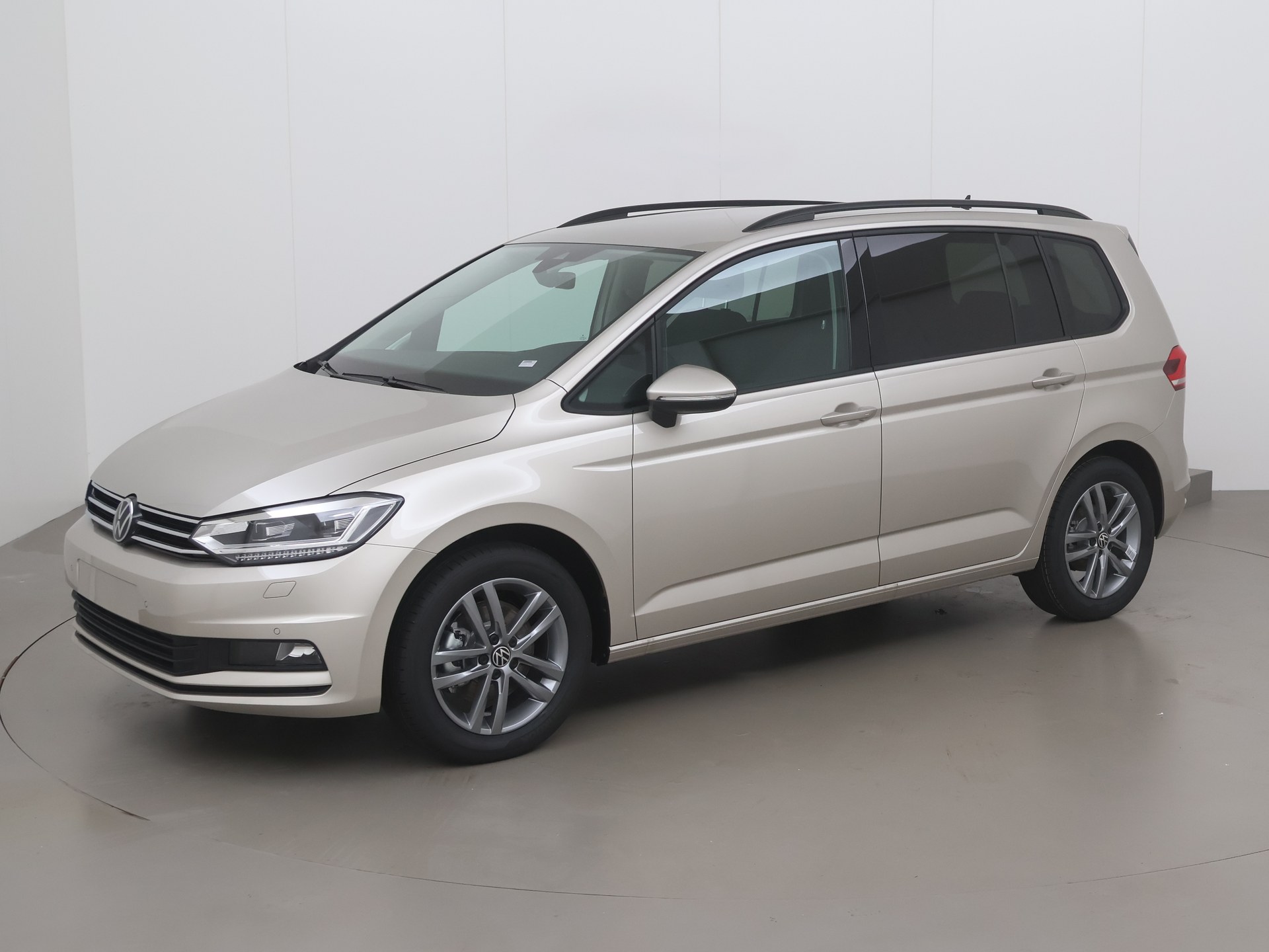 Nieuwe Volkswagen Touran - tsi highline 7pl. 150 AT - 5-deurs - Benzine ...