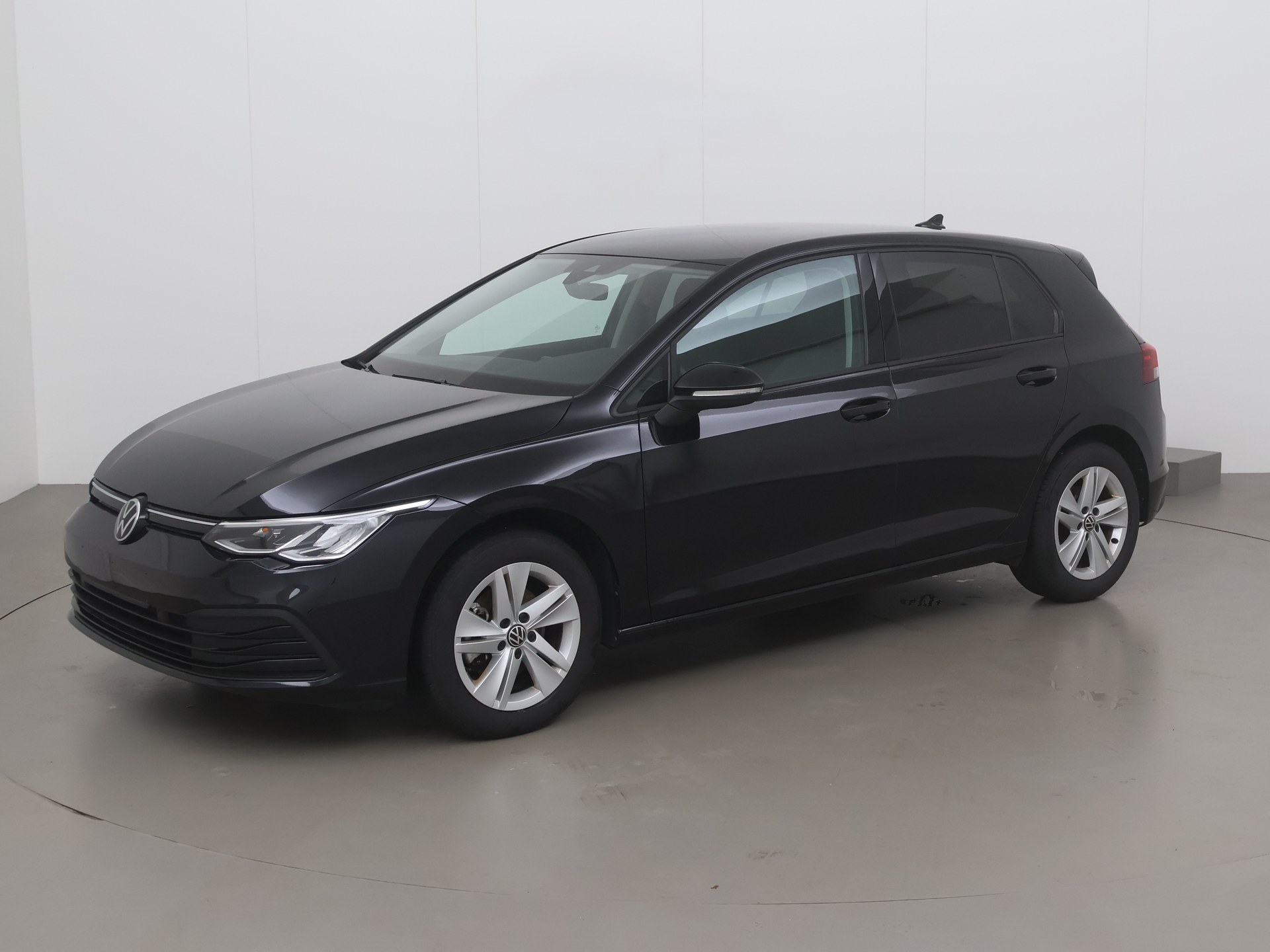 Tweedehands Volkswagen Golf VIII - etsi life 110 AT - 5-deurs - Mild ...