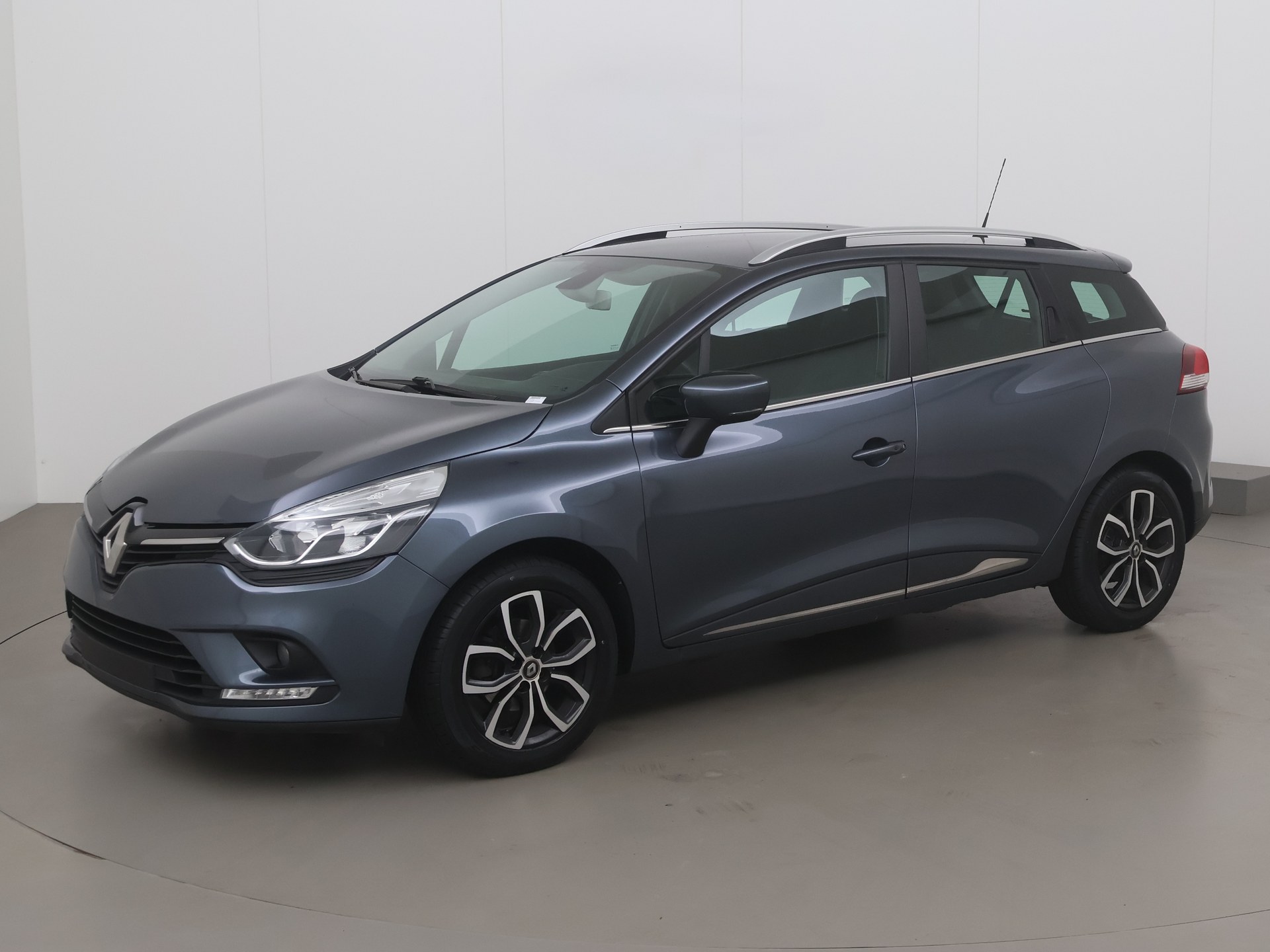 Tweedehands Renault Clio - - 5-deurs - Benzine - 299523 - Cardoen