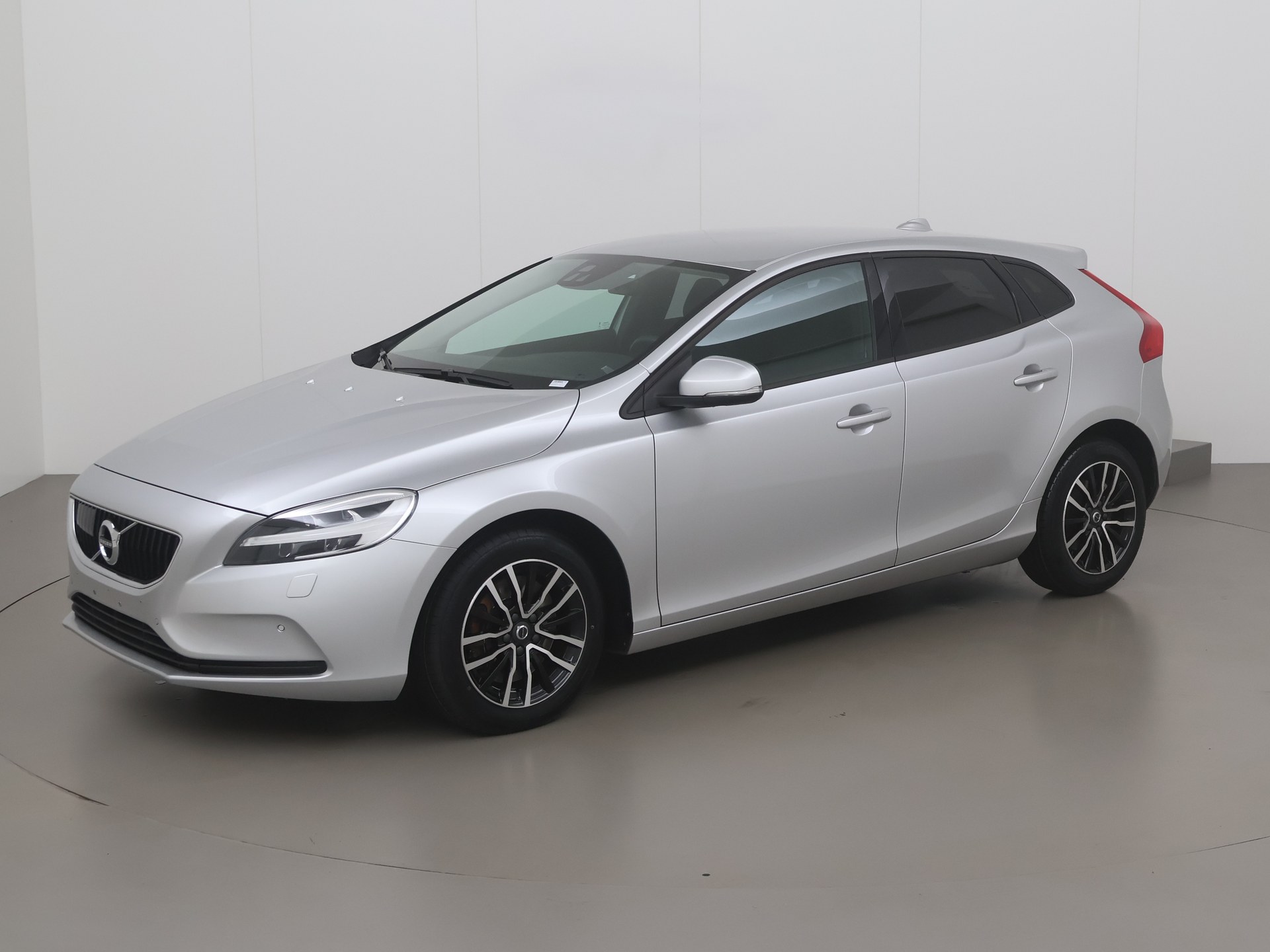 Tweedehands Volvo V40 - v40 1.5 t3 black edition gear.gpf(eu6d-temp ...
