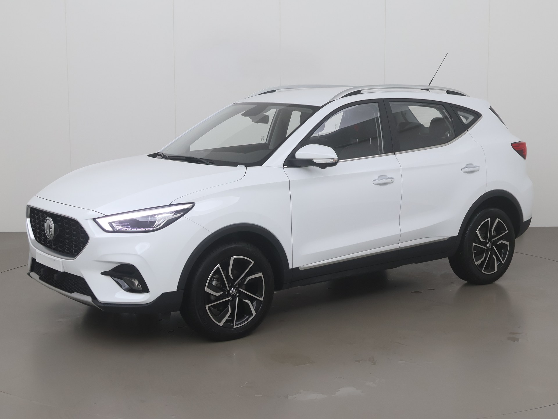 MG Zs d’occasion reconditionnée - 1.0 t-gdi luxury at 111 AT - 5 portes ...
