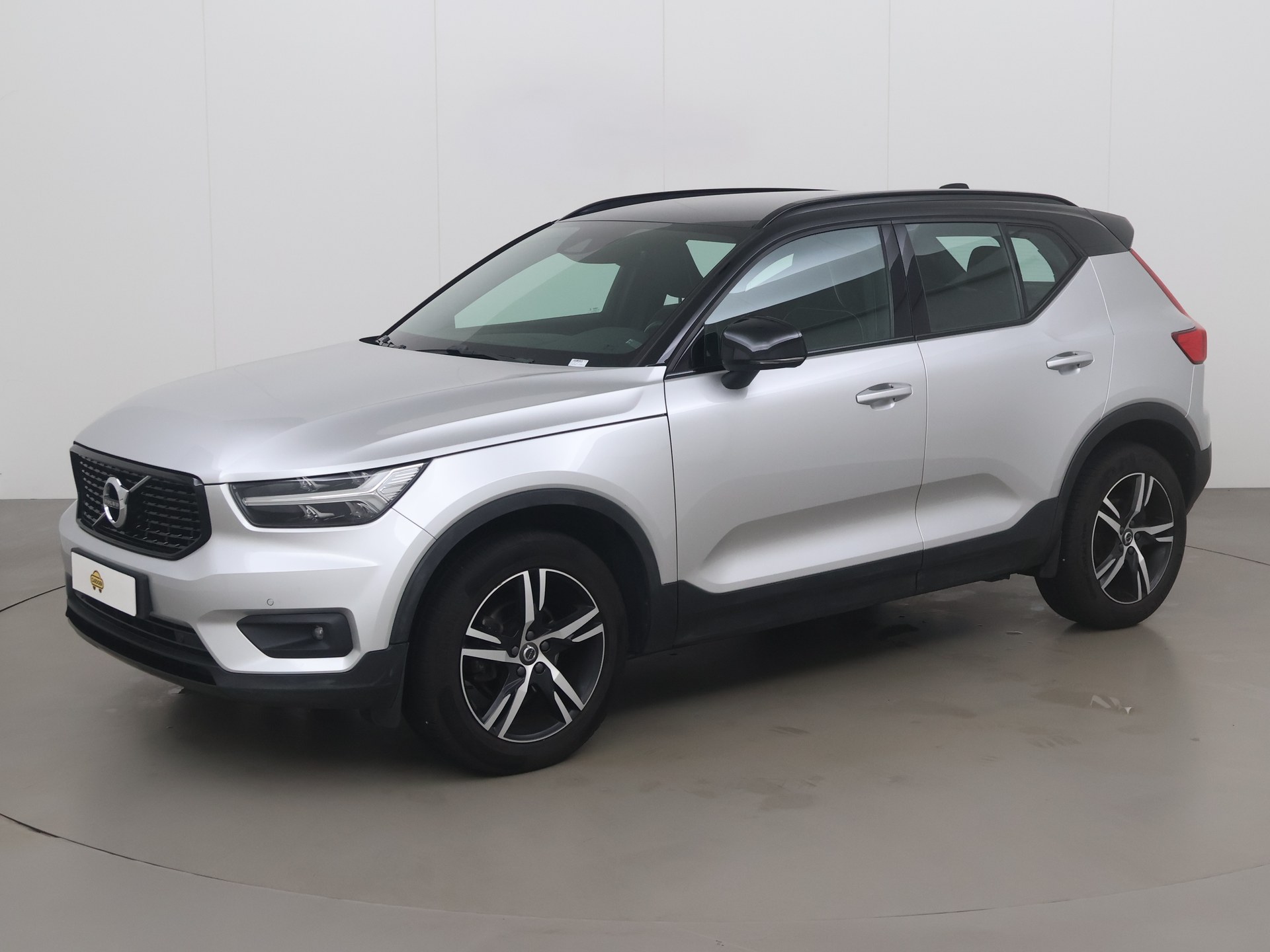 Tweedehands Volvo Xc40 - xc40 2.0 d3 r-design geartronic 150 AT - 5 ...